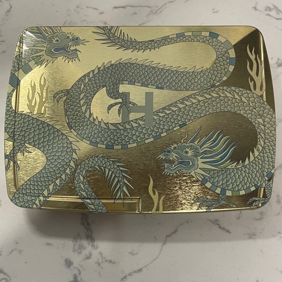 Makeup | Hourglass Dragon Palette | Poshmark